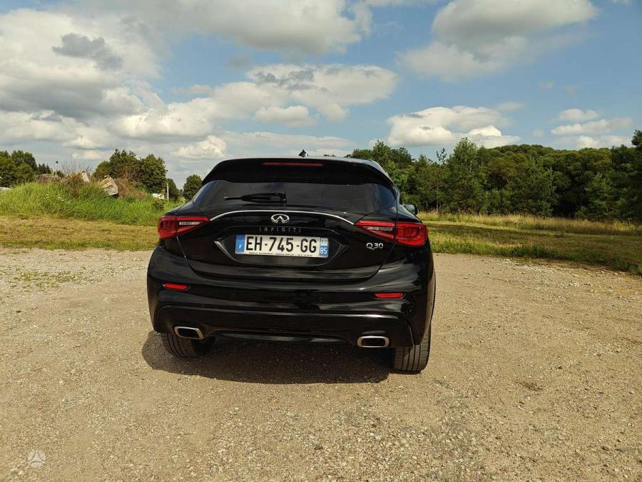 Melns Infiniti Q30 2016 Tauragė, ar dzinēja tilpumu 1.46 L un nobraukumu 204 tūkst. km par 8200 €, foto 11 vietnē AUTOMOTO.COM.LV