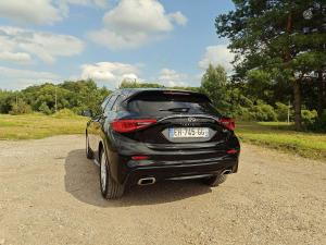 Melns Infiniti Q30 2016 Tauragė, ar dzinēja tilpumu 1.46 L un nobraukumu 204 tūkst. km par 8200 €, foto 12 vietnē AUTOMOTO.COM.LV