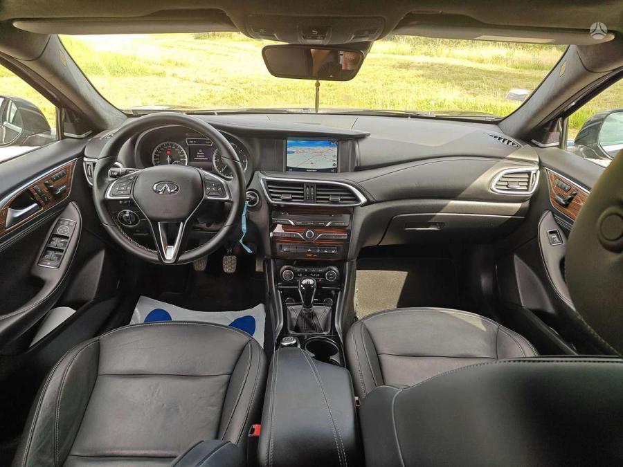Melns Infiniti Q30 2016 Tauragė, ar dzinēja tilpumu 1.46 L un nobraukumu 204 tūkst. km par 8200 €, foto 14 vietnē AUTOMOTO.COM.LV