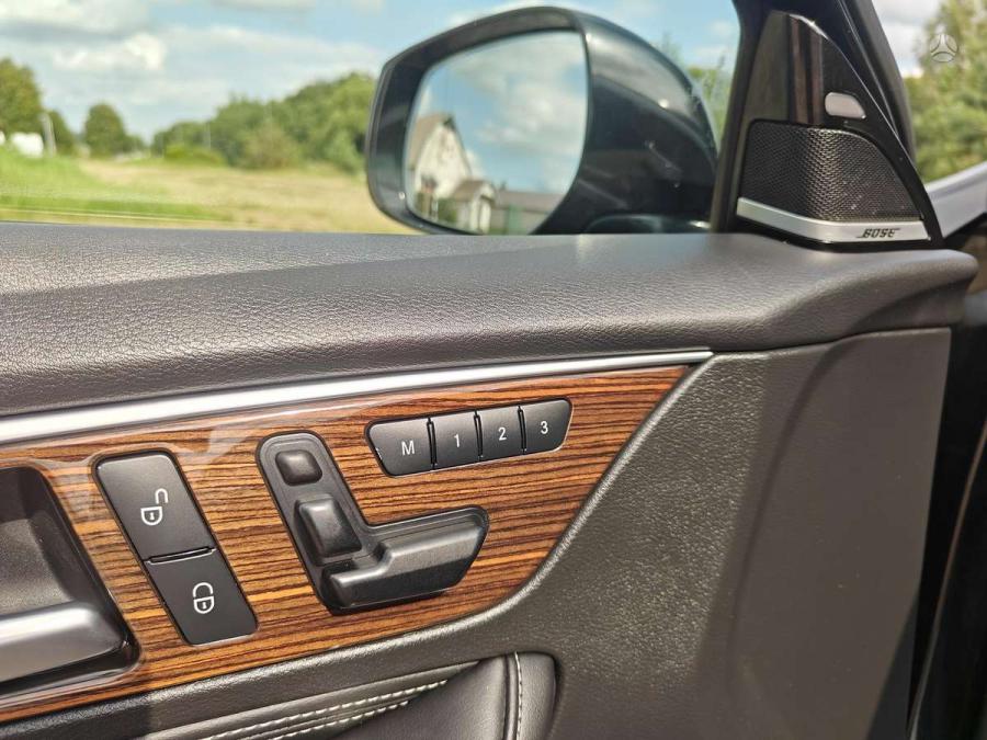 Melns Infiniti Q30 2016 Tauragė, ar dzinēja tilpumu 1.46 L un nobraukumu 204 tūkst. km par 8200 €, foto 19 vietnē AUTOMOTO.COM.LV