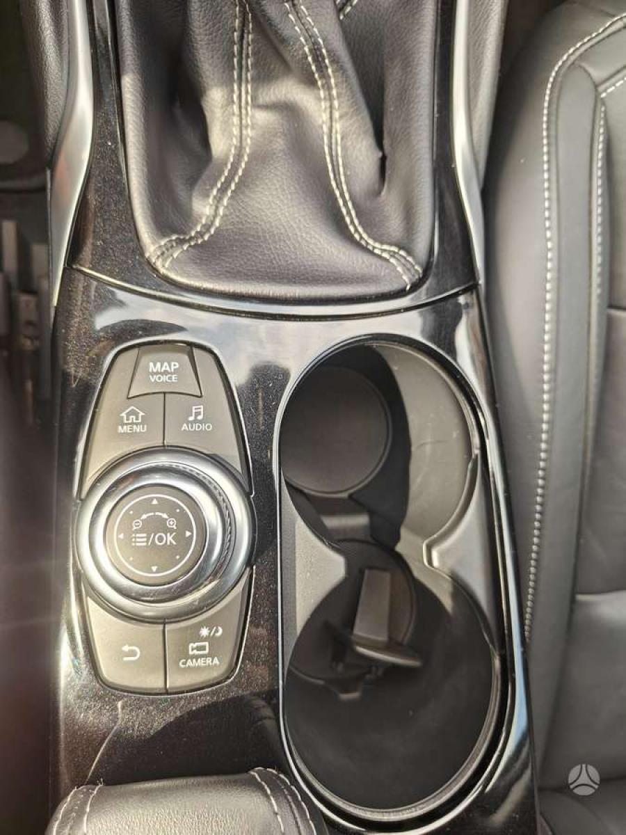 Melns Infiniti Q30 2016 Tauragė, ar dzinēja tilpumu 1.46 L un nobraukumu 204 tūkst. km par 8200 €, foto 24 vietnē AUTOMOTO.COM.LV