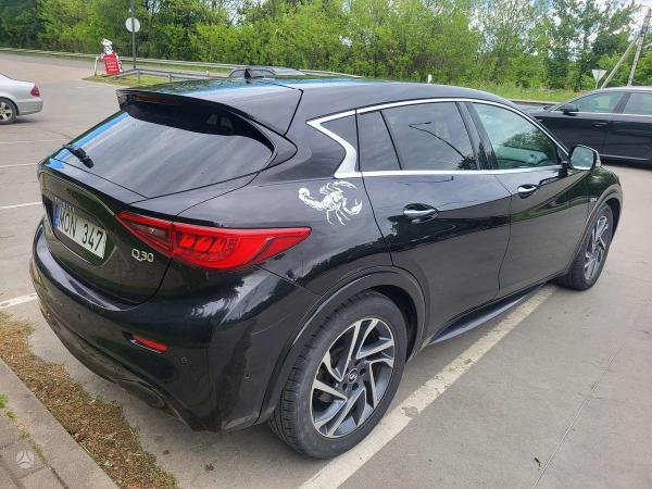 Black Infiniti Q30 2016 in Kaunas, with an engine capacity of 2.14 L and mileage of 185 thousand km for 12200 €, photo 2 on AUTOMOTO.COM.LV