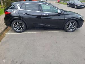 Black Infiniti Q30 2016 in Kaunas, with an engine capacity of 2.14 L and mileage of 185 thousand km for 12200 €, photo 4 on AUTOMOTO.COM.LV