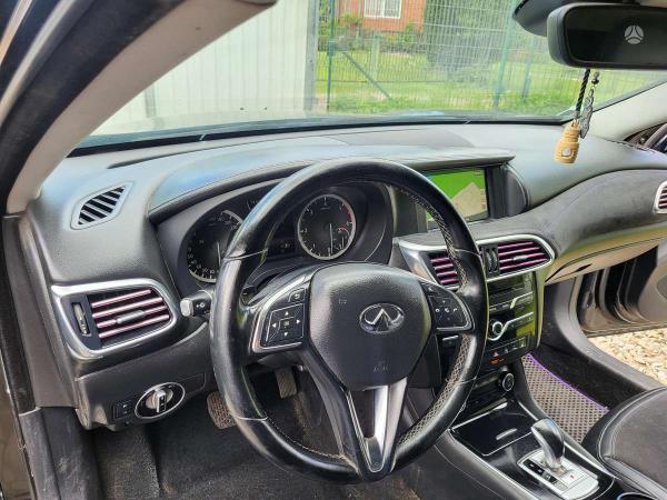 Black Infiniti Q30 2016 in Kaunas, with an engine capacity of 2.14 L and mileage of 185 thousand km for 12200 €, photo 7 on AUTOMOTO.COM.LV