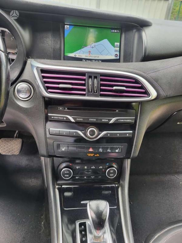 Black Infiniti Q30 2016 in Kaunas, with an engine capacity of 2.14 L and mileage of 185 thousand km for 12200 €, photo 8 on AUTOMOTO.COM.LV