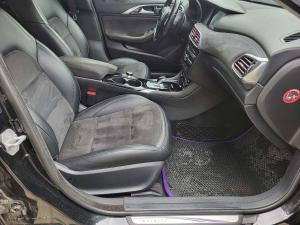 Black Infiniti Q30 2016 in Kaunas, with an engine capacity of 2.14 L and mileage of 185 thousand km for 12200 €, photo 10 on AUTOMOTO.COM.LV