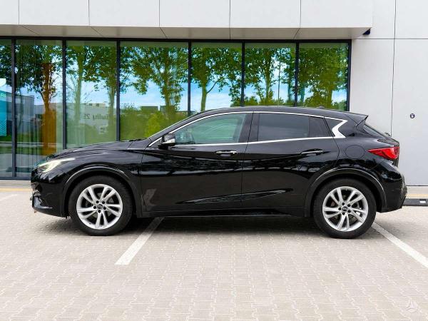 Melns Infiniti Q30 2016 Viļņa, ar dzinēja tilpumu 1.46 L un nobraukumu 204 tūkst. km par 8900 €, foto 2 vietnē AUTOMOTO.COM.LV