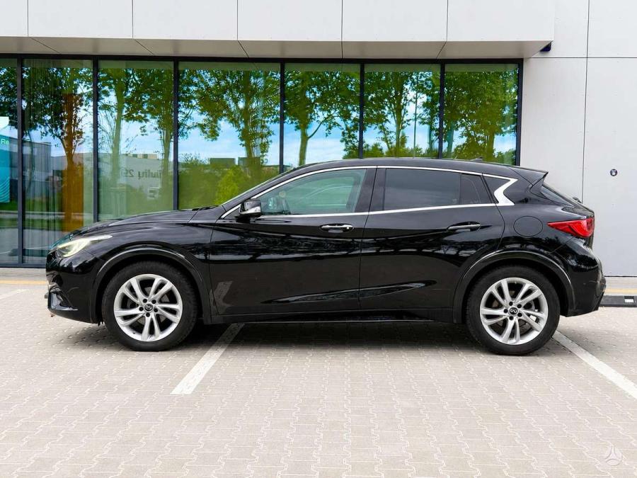 Melns Infiniti Q30 2016 Viļņa, ar dzinēja tilpumu 1.46 L un nobraukumu 204 tūkst. km par 8900 €, foto 3 vietnē AUTOMOTO.COM.LV
