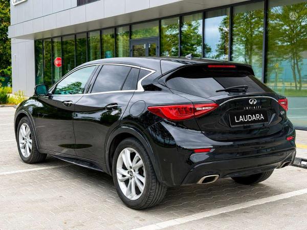 Melns Infiniti Q30 2016 Viļņa, ar dzinēja tilpumu 1.46 L un nobraukumu 204 tūkst. km par 8900 €, foto 3 vietnē AUTOMOTO.COM.LV