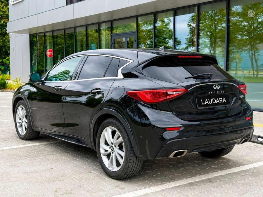 Melns Infiniti Q30 2016 Viļņa, ar dzinēja tilpumu 1.46 L un nobraukumu 204 tūkst. km par 8900 €, foto 4 vietnē AUTOMOTO.COM.LV