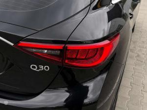 Melns Infiniti Q30 2016 Viļņa, ar dzinēja tilpumu 1.46 L un nobraukumu 204 tūkst. km par 8900 €, foto 14 vietnē AUTOMOTO.COM.LV