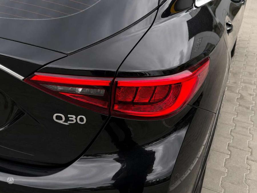 Melns Infiniti Q30 2016 Viļņa, ar dzinēja tilpumu 1.46 L un nobraukumu 204 tūkst. km par 8900 €, foto 14 vietnē AUTOMOTO.COM.LV