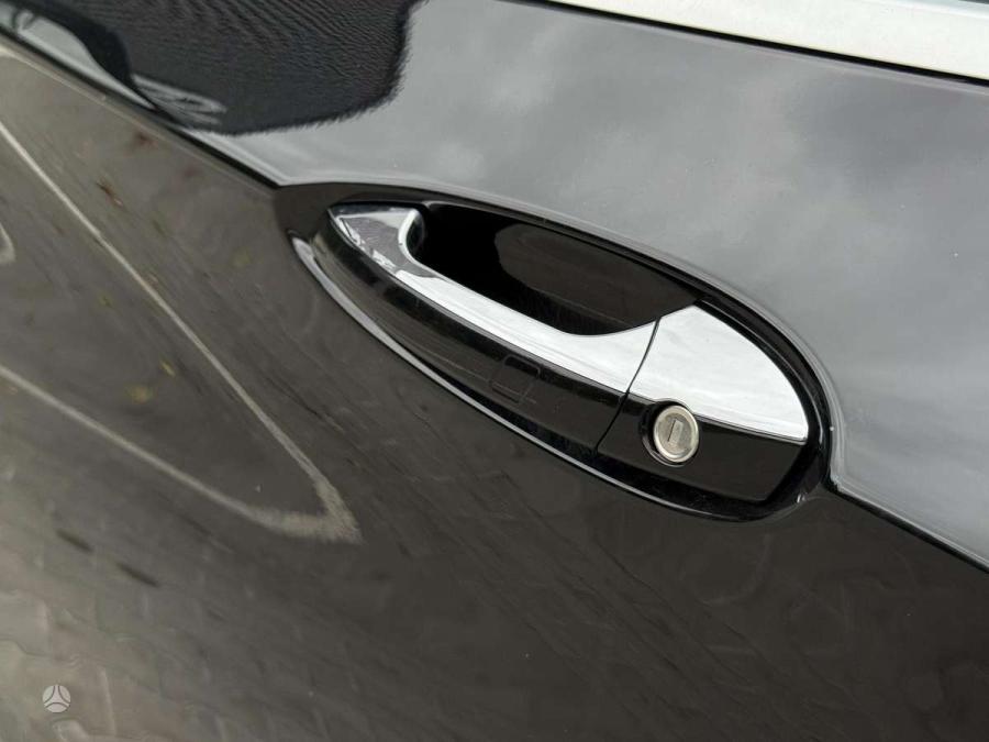 Melns Infiniti Q30 2016 Viļņa, ar dzinēja tilpumu 1.46 L un nobraukumu 204 tūkst. km par 8900 €, foto 15 vietnē AUTOMOTO.COM.LV