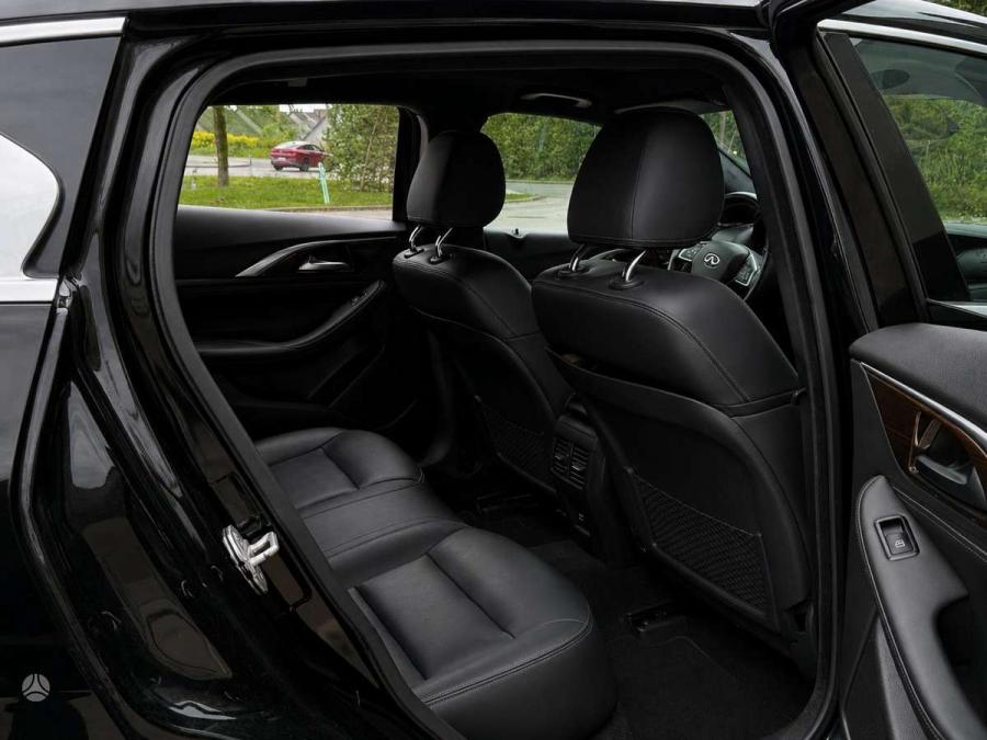 Melns Infiniti Q30 2016 Viļņa, ar dzinēja tilpumu 1.46 L un nobraukumu 204 tūkst. km par 8900 €, foto 19 vietnē AUTOMOTO.COM.LV