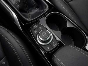 Melns Infiniti Q30 2016 Viļņa, ar dzinēja tilpumu 1.46 L un nobraukumu 204 tūkst. km par 8900 €, foto 40 vietnē AUTOMOTO.COM.LV