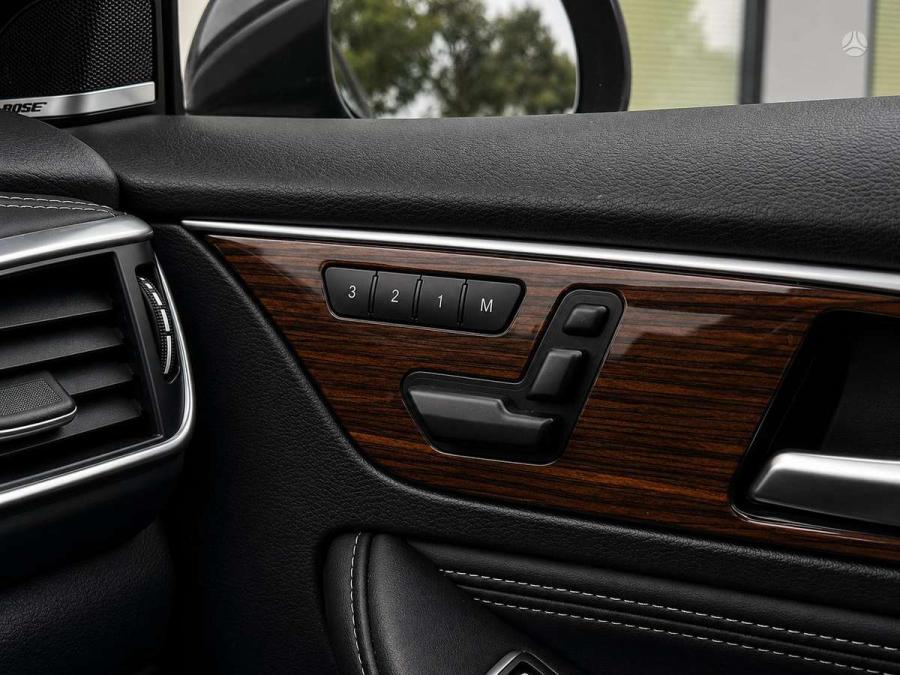 Melns Infiniti Q30 2016 Viļņa, ar dzinēja tilpumu 1.46 L un nobraukumu 204 tūkst. km par 8900 €, foto 41 vietnē AUTOMOTO.COM.LV