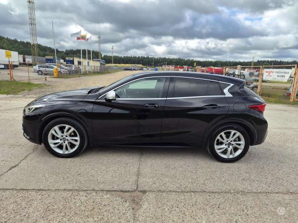 Melns Infiniti Q30 2017 Viļņa, ar dzinēja tilpumu 1.46 L un nobraukumu 286 tūkst. km par 7400 €, foto 3 vietnē AUTOMOTO.COM.LV
