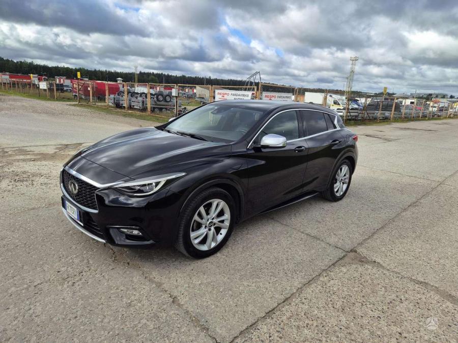 Black Infiniti Q30 2017 in Vilnius, with an engine capacity of 1.46 L and mileage of 285 thousand km for 6800 €, photo 1 on AUTOMOTO.COM.LV