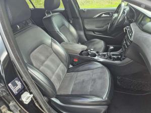 Black Infiniti Q30 2017 in Vilnius, with an engine capacity of 1.46 L and mileage of 285 thousand km for 6800 €, photo 9 on AUTOMOTO.COM.LV