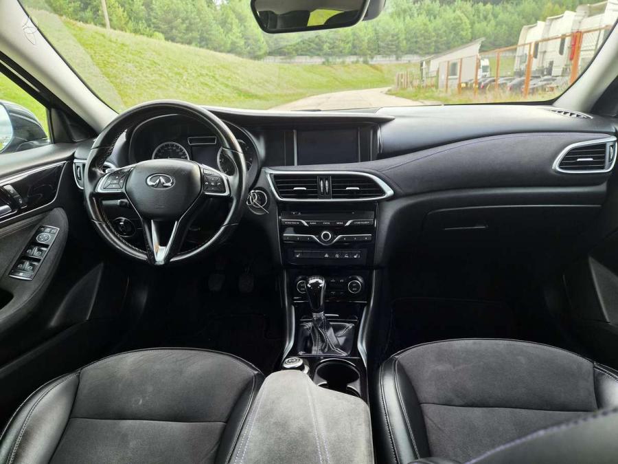 Black Infiniti Q30 2017 in Vilnius, with an engine capacity of 1.46 L and mileage of 285 thousand km for 6800 €, photo 10 on AUTOMOTO.COM.LV