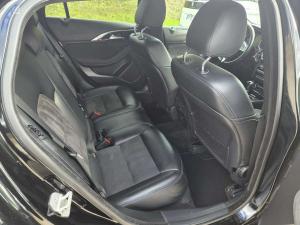 Black Infiniti Q30 2017 in Vilnius, with an engine capacity of 1.46 L and mileage of 285 thousand km for 6800 €, photo 14 on AUTOMOTO.COM.LV