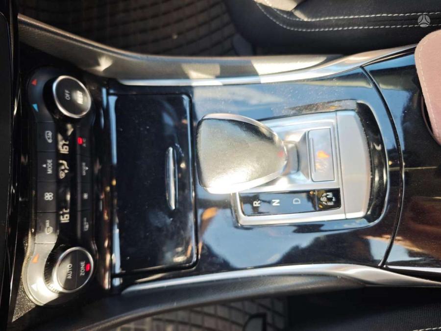 Pelēks Infiniti Q30 2016 Panevēža, ar dzinēja tilpumu 1.46 L un nobraukumu 223 tūkst. km par 7900 €, foto 15 vietnē AUTOMOTO.COM.LV