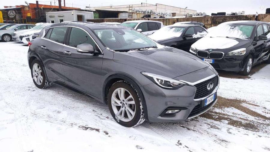 Pelēks Infiniti Q30 2017 Panevēža, ar dzinēja tilpumu 1.46 L un nobraukumu 208 tūkst. km par 11500 €, foto 1 vietnē AUTOMOTO.COM.LV
