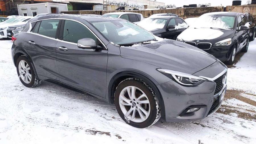 Pelēks Infiniti Q30 2017 Panevēža, ar dzinēja tilpumu 1.46 L un nobraukumu 208 tūkst. km par 11500 €, foto 3 vietnē AUTOMOTO.COM.LV