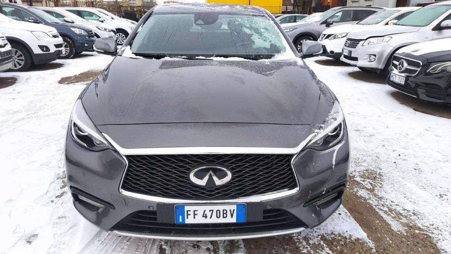 Pelēks Infiniti Q30 2017 Panevēža, ar dzinēja tilpumu 1.46 L un nobraukumu 208 tūkst. km par 11500 €, foto 5 vietnē AUTOMOTO.COM.LV