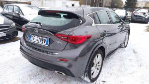 Pelēks Infiniti Q30 2017 Panevēža, ar dzinēja tilpumu 1.46 L un nobraukumu 208 tūkst. km par 11500 €, foto 11 vietnē AUTOMOTO.COM.LV
