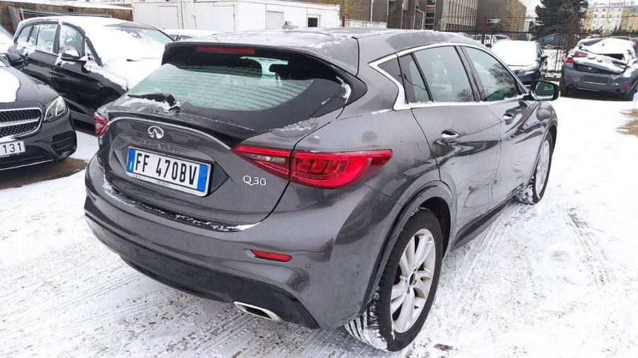 Pelēks Infiniti Q30 2017 Panevēža, ar dzinēja tilpumu 1.46 L un nobraukumu 208 tūkst. km par 11500 €, foto 11 vietnē AUTOMOTO.COM.LV