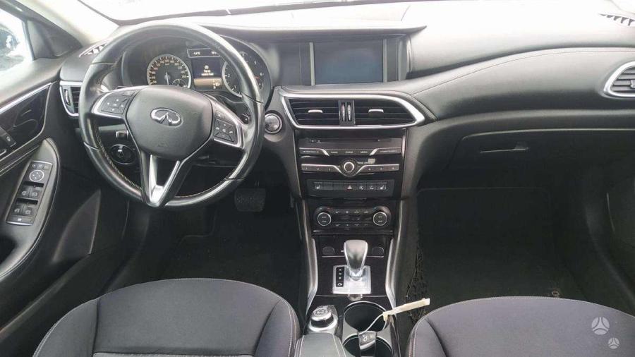 Pelēks Infiniti Q30 2017 Panevēža, ar dzinēja tilpumu 1.46 L un nobraukumu 208 tūkst. km par 11500 €, foto 15 vietnē AUTOMOTO.COM.LV