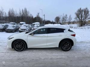 White Infiniti Q30 2017 in Taurage, with an engine capacity of 2.14 L and mileage of 268 thousand km for 8400 €, photo 4 on AUTOMOTO.COM.LV