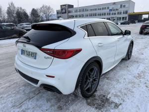 White Infiniti Q30 2017 in Taurage, with an engine capacity of 2.14 L and mileage of 268 thousand km for 8400 €, photo 7 on AUTOMOTO.COM.LV