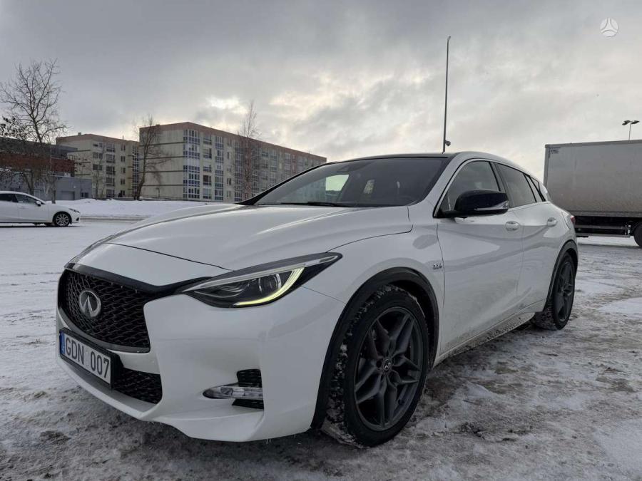 White Infiniti Q30 2016 in Siauliai, with an engine capacity of 2.14 L and mileage of 177 thousand km for 12800 €, photo 1 on AUTOMOTO.COM.LV