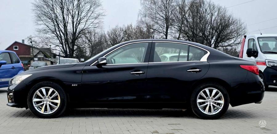Black Infiniti Q50 2014 in Taurage, with an engine capacity of 2.14 L and mileage of 212 thousand km for 6950 €, photo 5 on AUTOMOTO.COM.LV