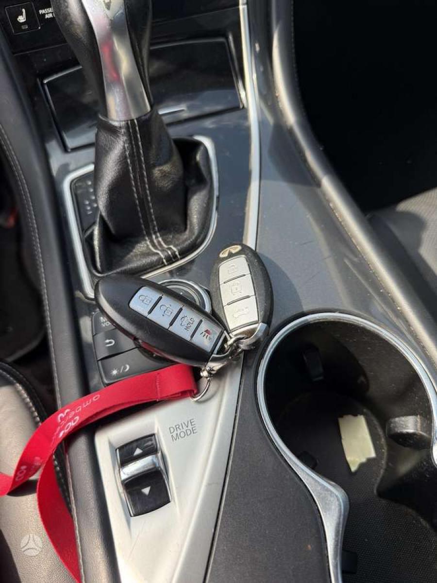 Melns Infiniti Q50 2014 Viļņa, ar dzinēja tilpumu 2.20 L un nobraukumu 181 tūkst. km par 3300 €, foto 32 vietnē AUTOMOTO.COM.LV