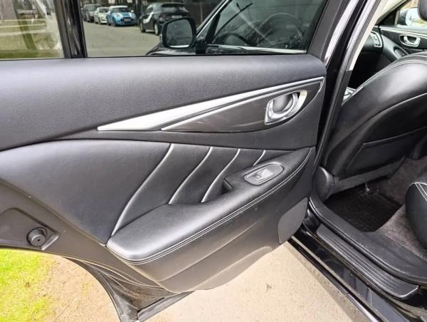 Melns Infiniti Q50 2016 Rīga, ar dzinēja tilpumu 2.20 L un nobraukumu 240 tūkst. km par 6490 €, foto 6 vietnē AUTOMOTO.COM.LV