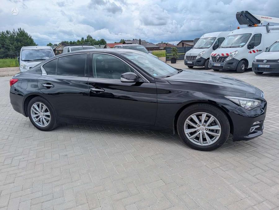 Melns Infiniti Q50 2016 Tauragė, ar dzinēja tilpumu 2.14 L un nobraukumu 231 tūkst. km par 6900 €, foto 5 vietnē AUTOMOTO.COM.LV