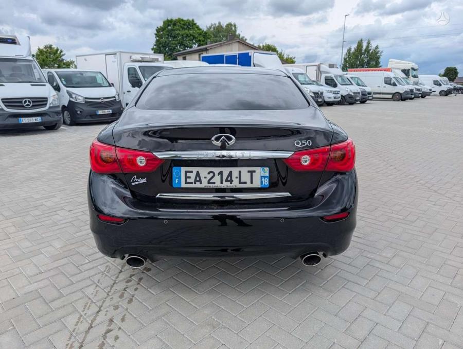 Melns Infiniti Q50 2016 Tauragė, ar dzinēja tilpumu 2.14 L un nobraukumu 231 tūkst. km par 6900 €, foto 7 vietnē AUTOMOTO.COM.LV