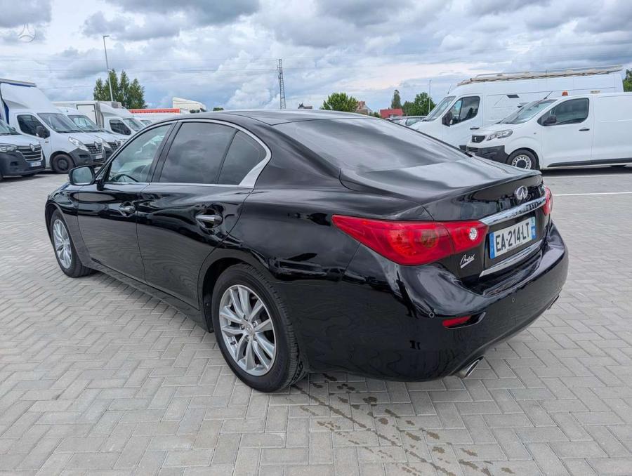 Melns Infiniti Q50 2016 Tauragė, ar dzinēja tilpumu 2.14 L un nobraukumu 231 tūkst. km par 6900 €, foto 8 vietnē AUTOMOTO.COM.LV