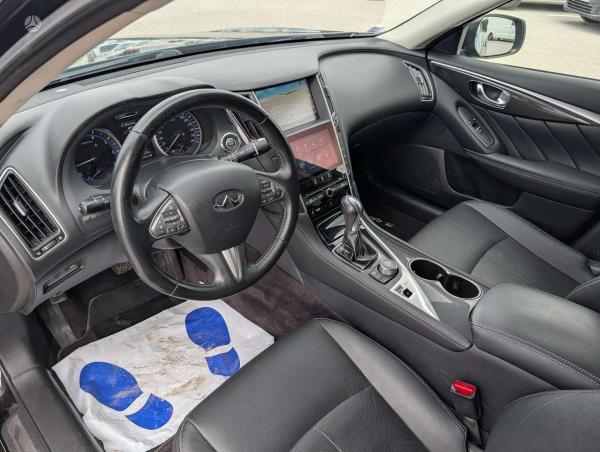 Black Infiniti Q50 2016 in Taurage, with an engine capacity of 2.14 L and mileage of 231 thousand km for 6900 €, photo 10 on AUTOMOTO.COM.LV