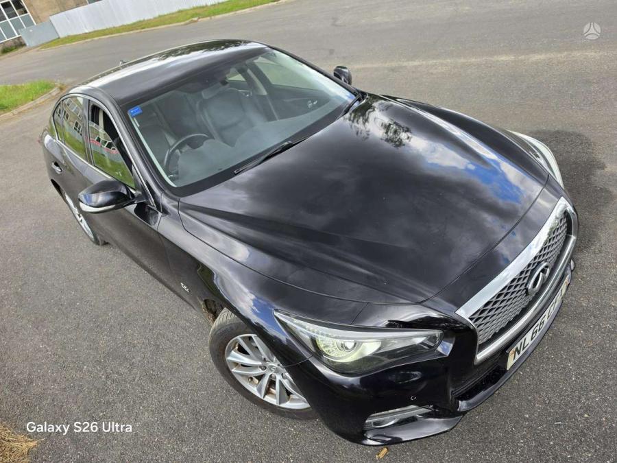 Black Infiniti Q50 2017 in Jonava, with an engine capacity of 2.14 L and mileage of 155 thousand km for 2999 €, photo 3 on AUTOMOTO.COM.LV