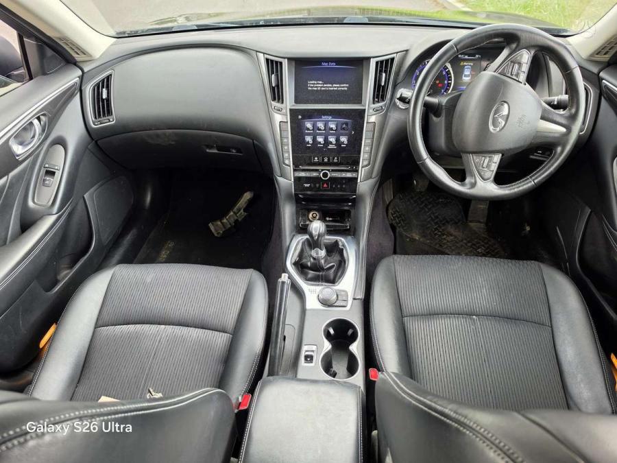 Black Infiniti Q50 2017 in Jonava, with an engine capacity of 2.14 L and mileage of 155 thousand km for 2999 €, photo 10 on AUTOMOTO.COM.LV