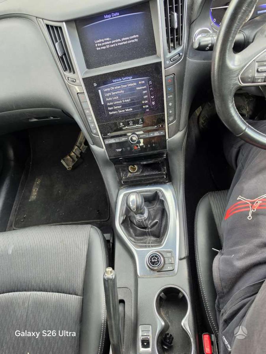 Black Infiniti Q50 2017 in Jonava, with an engine capacity of 2.14 L and mileage of 155 thousand km for 2999 €, photo 13 on AUTOMOTO.COM.LV