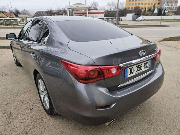 Grey Infiniti Q50 2015 in Siauliai, with an engine capacity of 2.10 L and mileage of 255 thousand km for 6950 €, photo 4 on AUTOMOTO.COM.LV