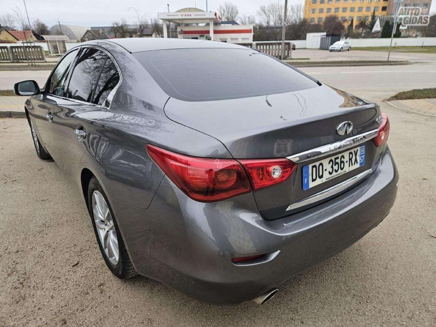 Grey Infiniti Q50 2015 in Siauliai, with an engine capacity of 2.10 L and mileage of 255 thousand km for 6950 €, photo 4 on AUTOMOTO.COM.LV