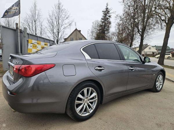 Grey Infiniti Q50 2015 in Siauliai, with an engine capacity of 2.10 L and mileage of 255 thousand km for 6950 €, photo 8 on AUTOMOTO.COM.LV