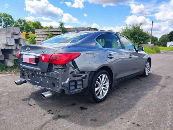 Grey Infiniti Q50 2015 in Kaunas, with an engine capacity of 2.14 L and mileage of 372 thousand km for 4900 €, photo 4 on AUTOMOTO.COM.LV