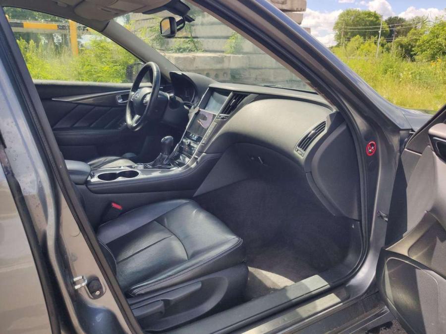 Grey Infiniti Q50 2015 in Kaunas, with an engine capacity of 2.14 L and mileage of 372 thousand km for 4900 €, photo 6 on AUTOMOTO.COM.LV
